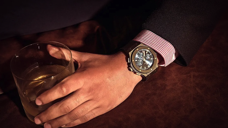 Top Ways to Wear a Luxury Watch in Style: A Comprehensive Guide ...